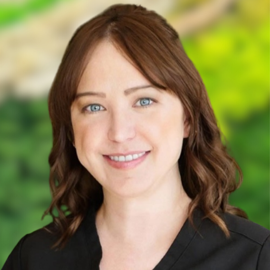 Sarah – Friendly Patient Care Coordinator Ensuring Smooth Visits