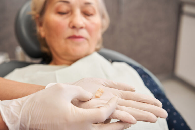 Tooth Extraction Healing Timeline | What’s Normal & What’s Not